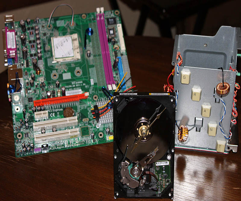 Repurpose an Old Computer-Hard Drive Clock, Wall Art, & Pencil Cup 1 ...